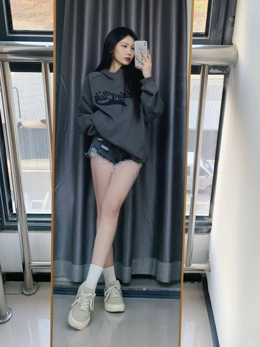极品女大学生！完美腰臀腿！身材绝了！根本顶不住 搜狐大视野 搜狐新闻