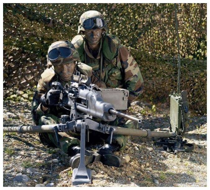 服役时间长达百年的神奇机枪，M2重机枪人送外号“老干妈”_坦克_枪管_美国