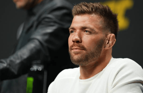 UFC格斗如何分级，最新的冠军又是谁，谁又有资格挑战他们_比赛_包括_佩雷拉