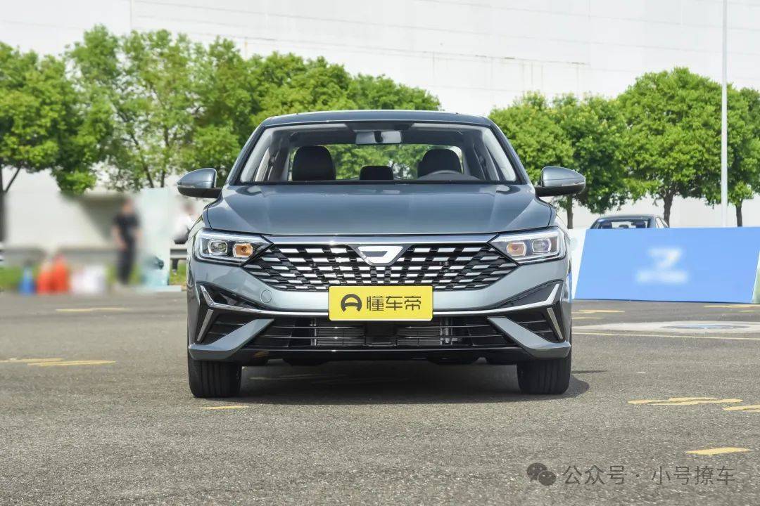 捷达VA7亮相：与速腾“血缘”深厚，1.4T+7DCT动力组合吸睛！_搜狐汽车_搜狐网