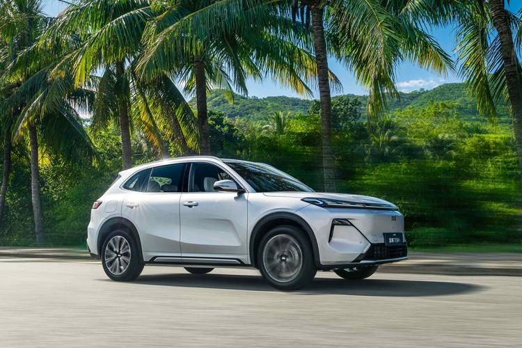 吉利银河星舰7 EMi上市，国民精品SUV新选择，满电满油续航超1400km_搜狐汽车_搜狐网