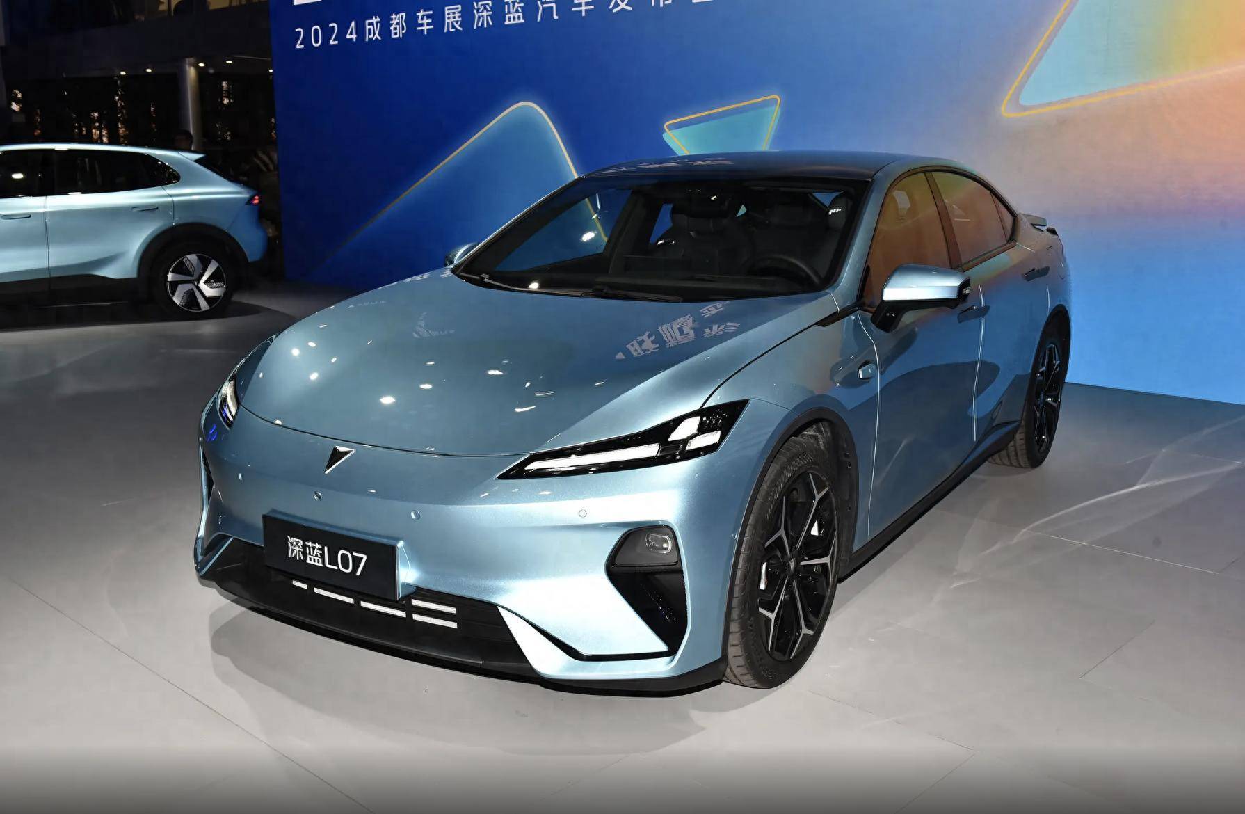 深蓝L07与海豹07 DMi大比拼：增程与插混，哪款更懂你的心？_搜狐汽车_搜狐网