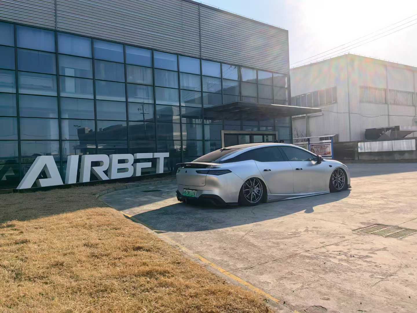 引领先锋，首台昊铂GT气动避震改装新篇 AIRBFT改装先驱_搜狐汽车_搜狐网