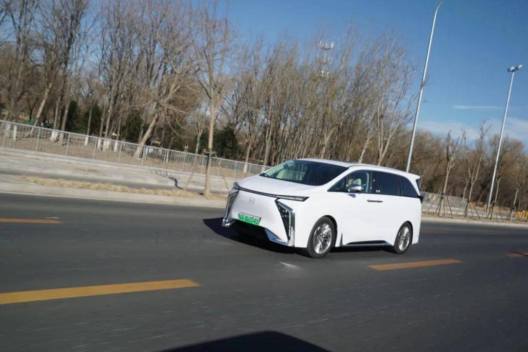 40万级MPV新爆款？试驾合创V09_搜狐汽车_搜狐网