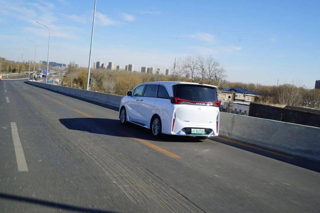 40万级MPV新爆款？试驾合创V09_搜狐汽车_搜狐网