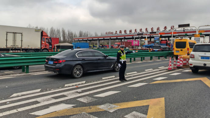 清明假期将至，除G40和G1503高东收费口外，上海这些路段也将拥堵_警方_墓园_高峰