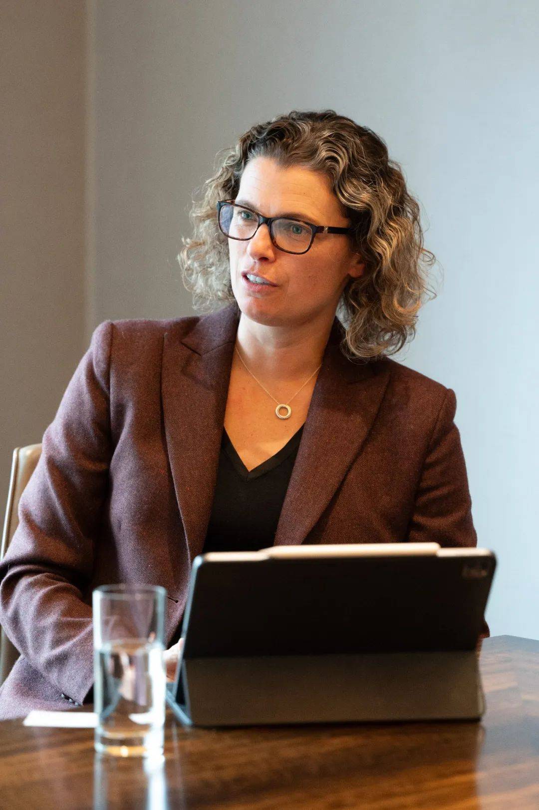 摩根资产管理Emily Whiting：人们对中国市场的信心恢复是必然的_搜狐汽车_搜狐网