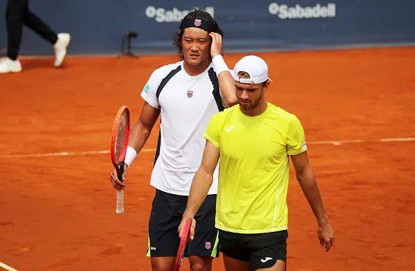 张之臻晋级巴塞罗那站男双8强 蒂姆慕尼黑站遭遇一轮游_首胜_对阵_选手