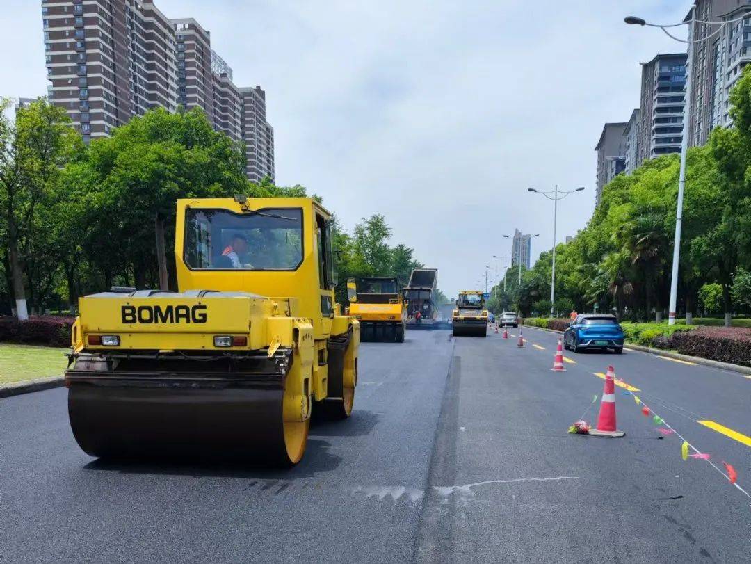 动态丨镇江首例！“TOL超韧薄层罩面”预防性养护新技术亮相S338镇江段_公司_施工_交通集团