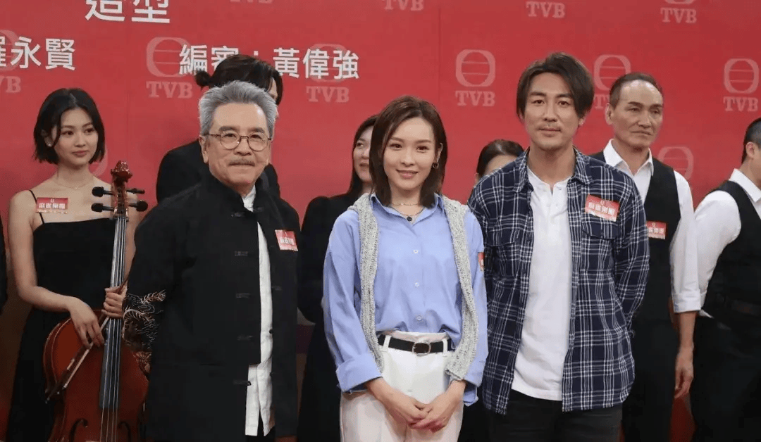 TVB花旦李佳芯疑有新恋情，本人开腔回应，与旧爱分手仍是朋友_续约_新剧_感情