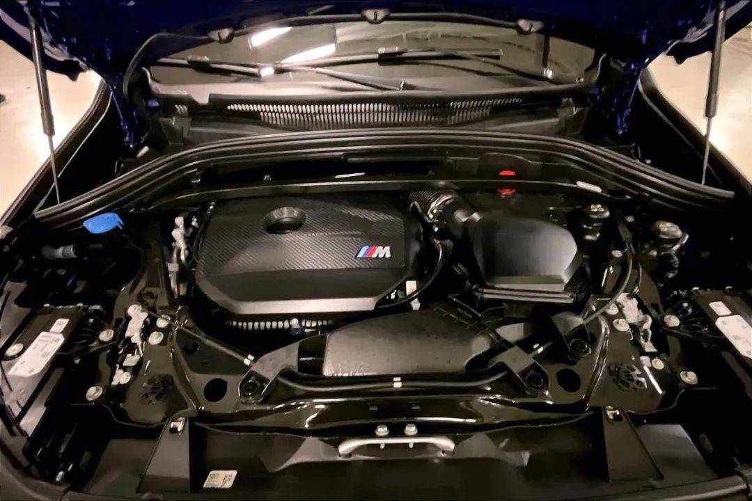 300匹马力！40万左右？宝马即将国产的全新X1 M35Li配置详解，值得买吗？_搜狐汽车_搜狐网