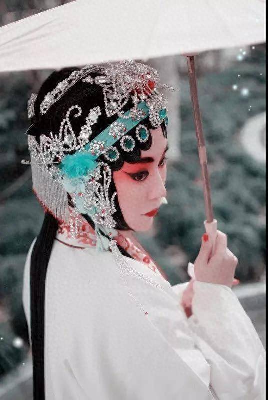 男人最大的绝情，不是分手，也不是断联，而是：2个字”缘分爱河东西