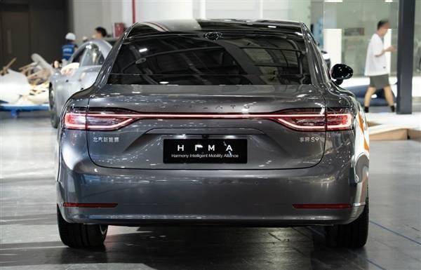 华为挑战BBA，鸿蒙智行享界S9曝光，豪华气场不输百万级轿车_搜狐汽车_搜狐网