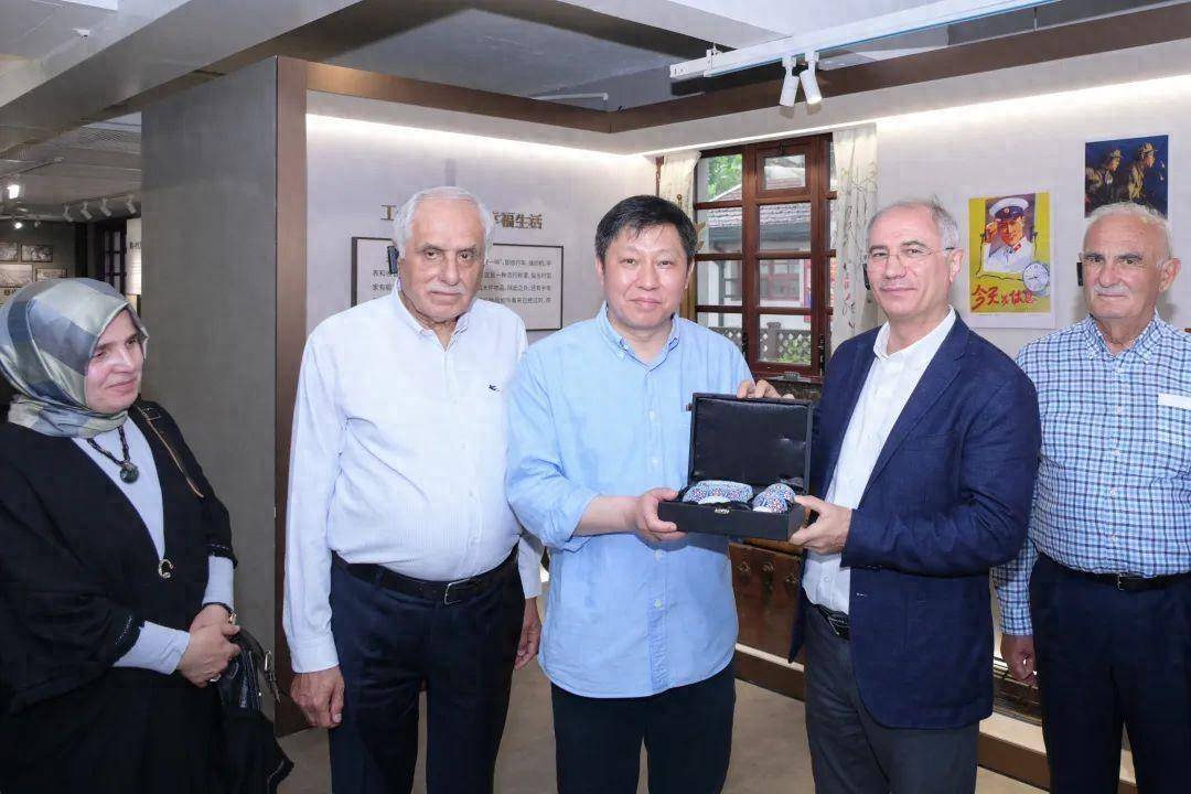 土耳其正发党高级干部考察团参访长白228街坊_社区_杨浦区_中国
