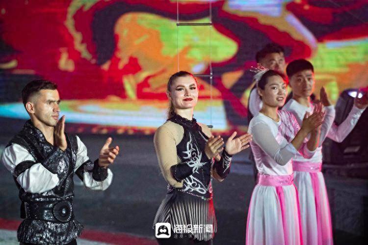 森林大马戏震撼来袭！带你开启夏日狂欢_观众们_日照_舞台