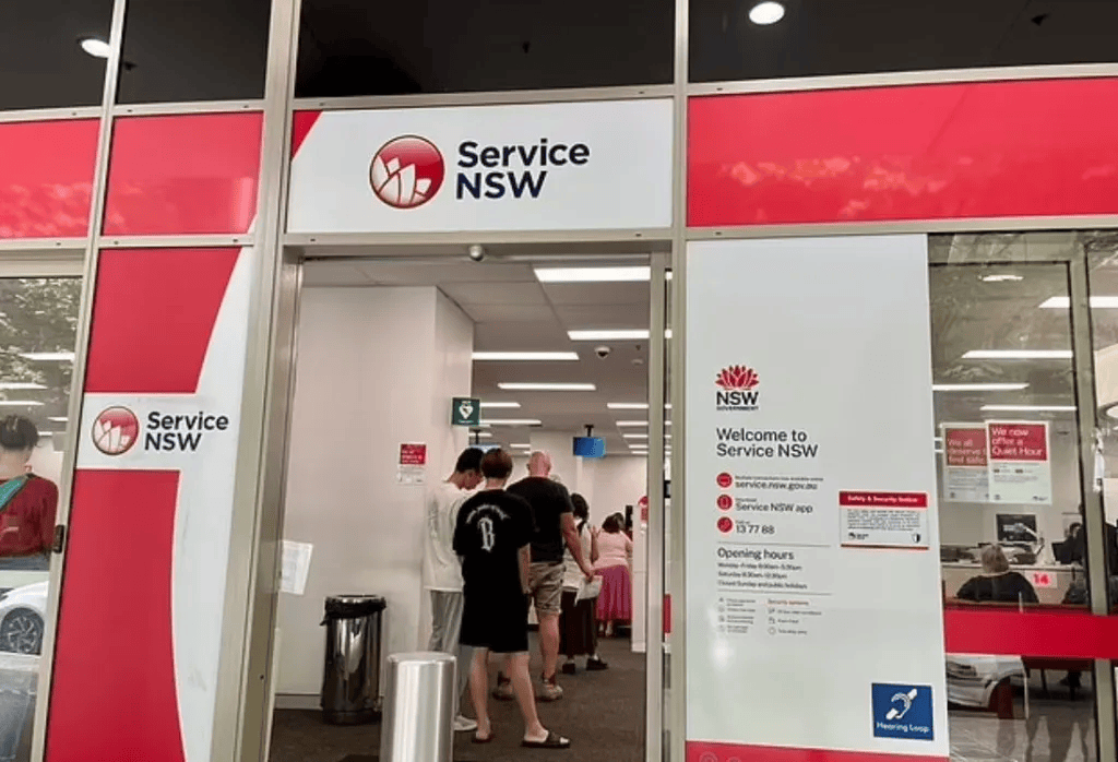 Service NSW宣布大规模裁员！数千人恐失业，员工吐槽：只会牺牲小人物_服务_部门_影响