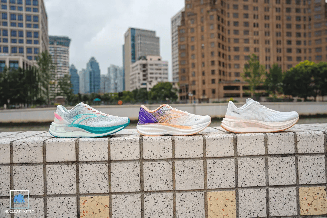 安踏冠军3 vs 安踏PG7 我该怎么选？_跑鞋_穿着_感觉