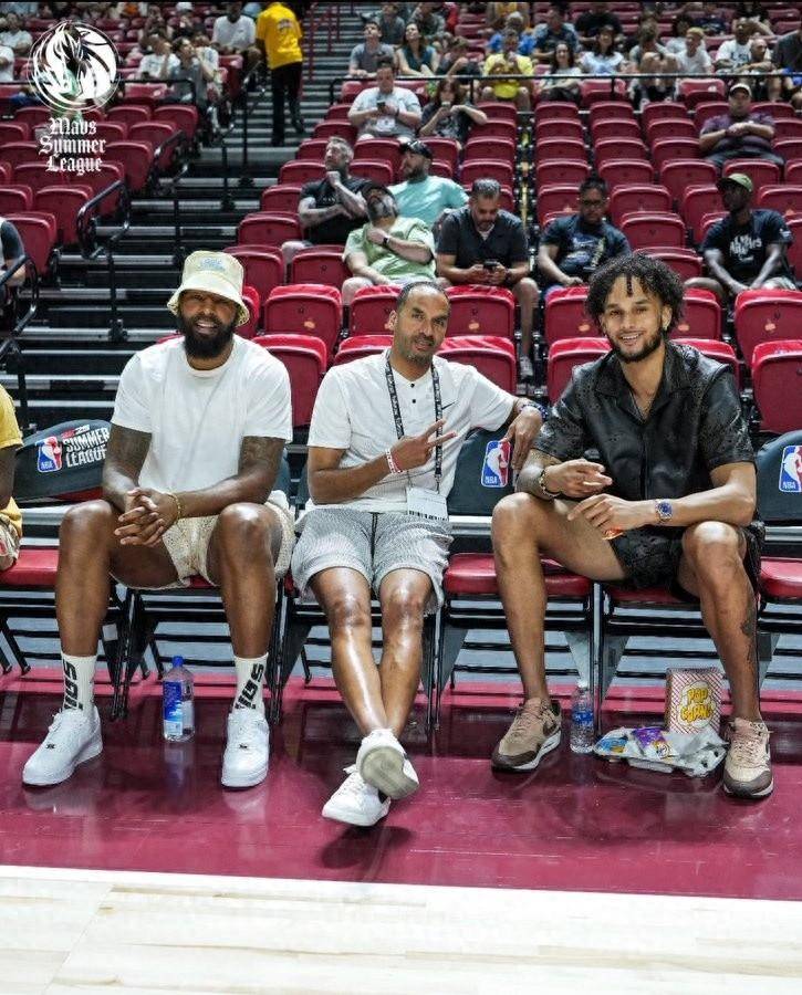 要回归达拉斯？马基夫-莫里斯与独行侠GM和莱夫利观看夏联比赛_尼科_联赛_看球