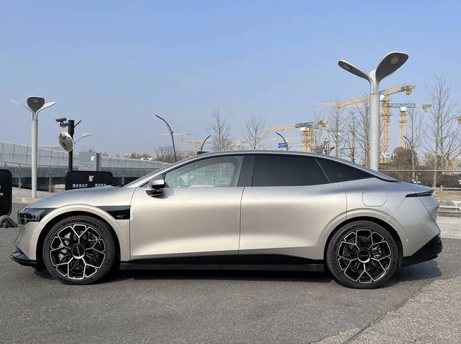 全方位对比极氪007、小米SU7和小鹏P7，你会咋选？_搜狐汽车_搜狐网