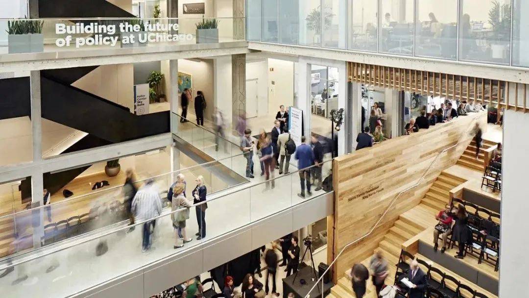 芝加哥大学陷入财务困境，或将扩招国际与转学生_收入_的成本_安多