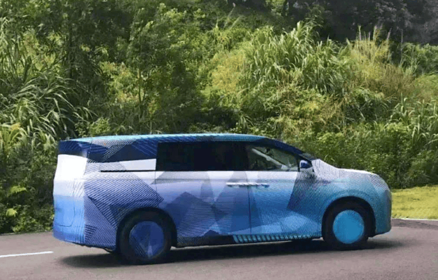 比亚迪全新MPV谍照曝光 车身轮廓与雷克萨斯LM相似_搜狐汽车_搜狐网