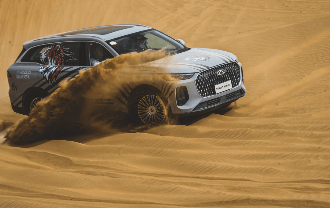 单凭2.0T+8AT就可以穿越新疆沙漠？奇瑞瑞虎8L还有很多猛料！_搜狐汽车_搜狐网