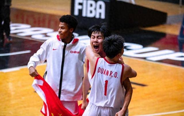 中国U18男篮绝杀日本原因揭晓！球迷揭开内幕：曲绍斌早就看穿了_比赛_张博源_CBA