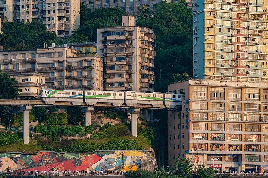 CRT to extend operating hours from September 30 to October 5_lines_the ...