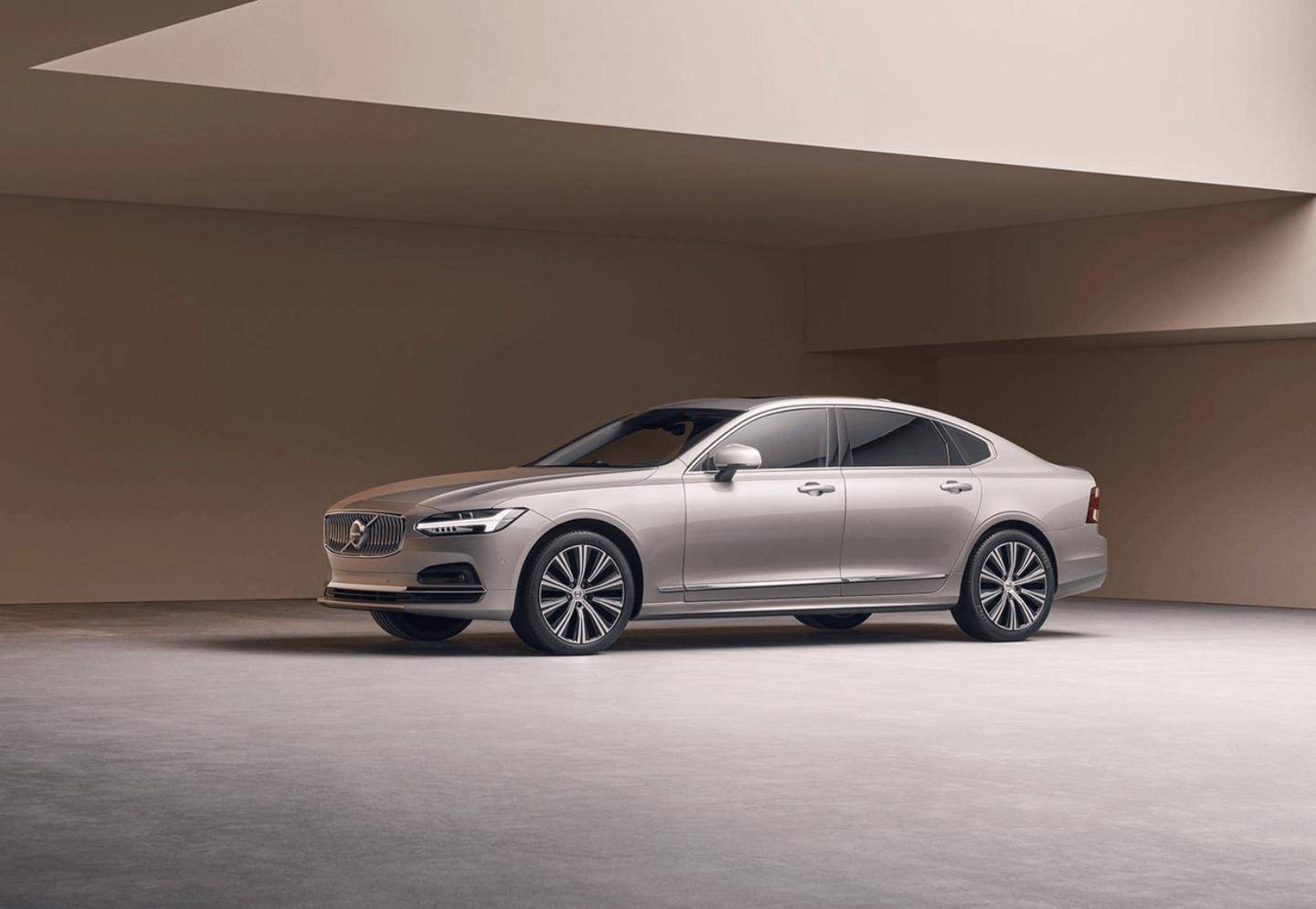 沃尔沃 2025 款 S90 混动轿车上市，49.99 万元起_搜狐汽车_搜狐网