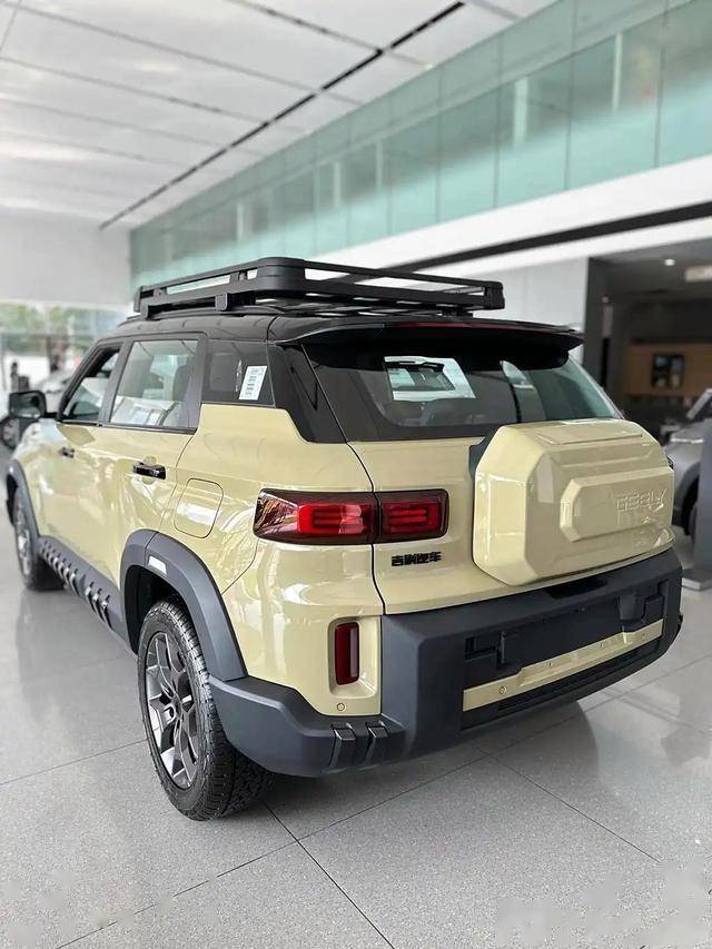 吉利牛仔 SUV 震撼到店：时尚与实力的完美融合，不足10W_搜狐汽车_搜狐网