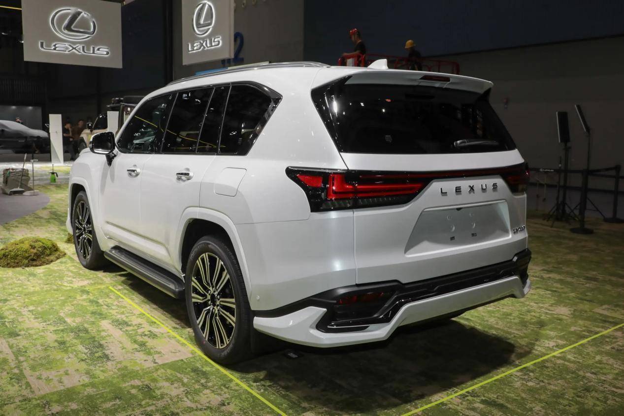 雷克萨斯LX700h重磅上市！3.5T混动+全时四驱，豪华SUV新选择，125万起！_搜狐汽车_搜狐网
