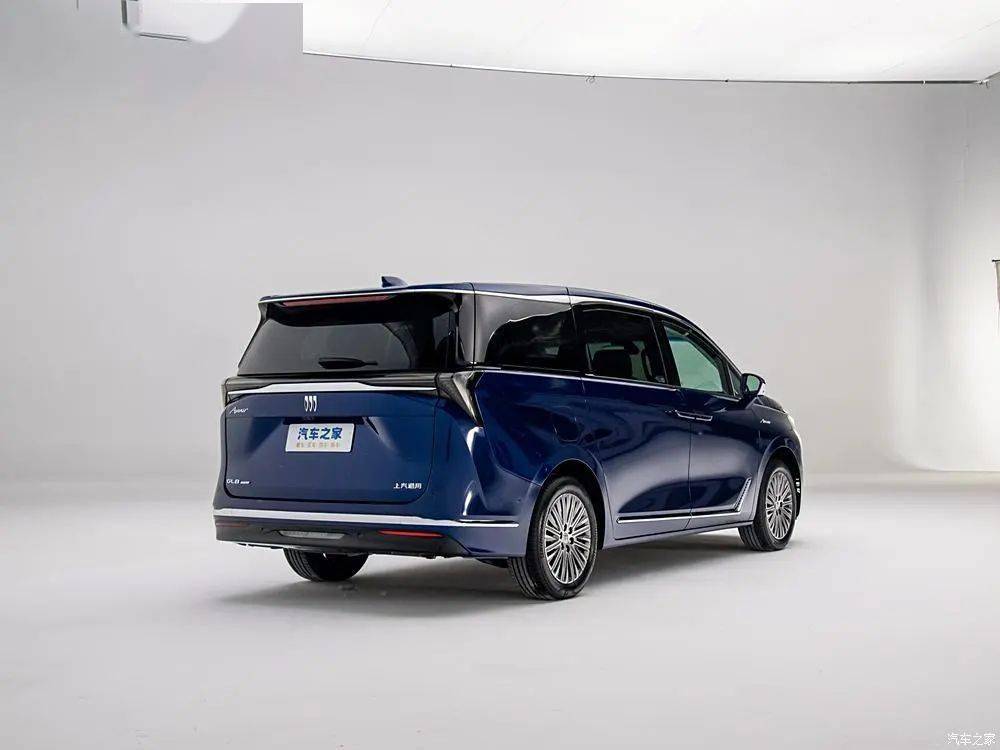 30英寸大屏，独立航空级座椅，GL8陆上公务舱才19.79万起？！_搜狐汽车_搜狐网