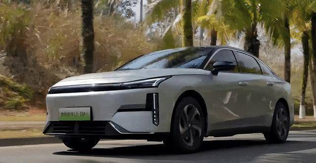 限时7.98万起/续航2000km 吉利银河L6EM-i正式上市_搜狐汽车_搜狐网