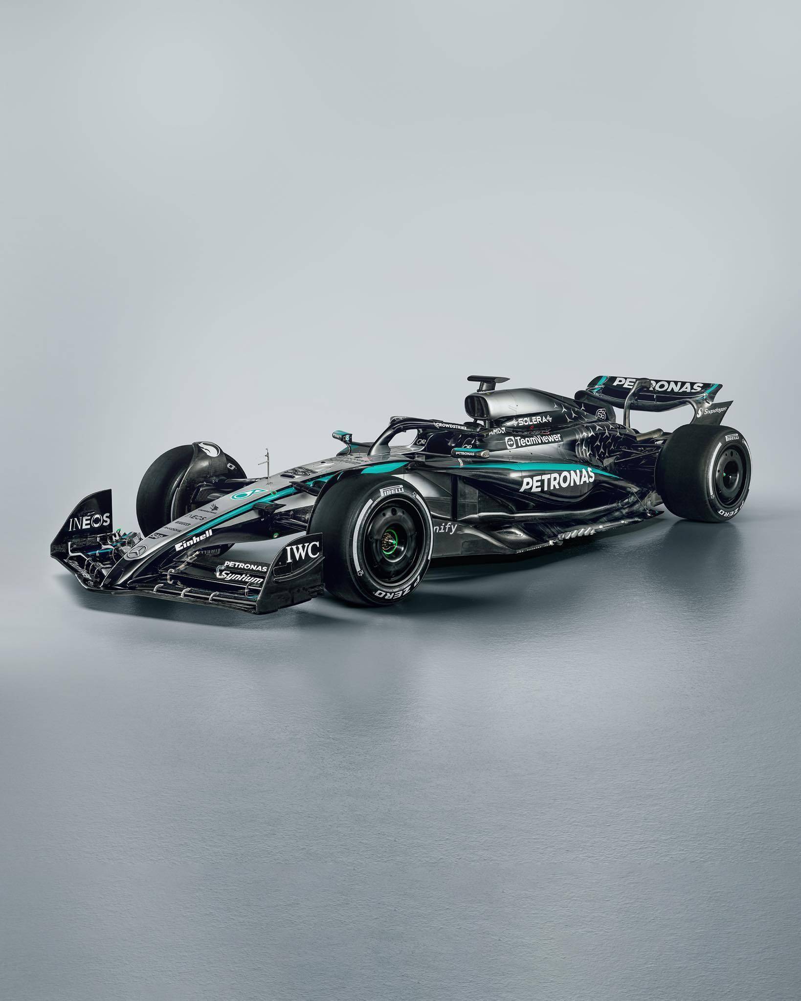 梅赛德斯奔驰W16新车震撼亮相，2025年F1赛季能否再创辉煌？_搜狐汽车_搜狐网