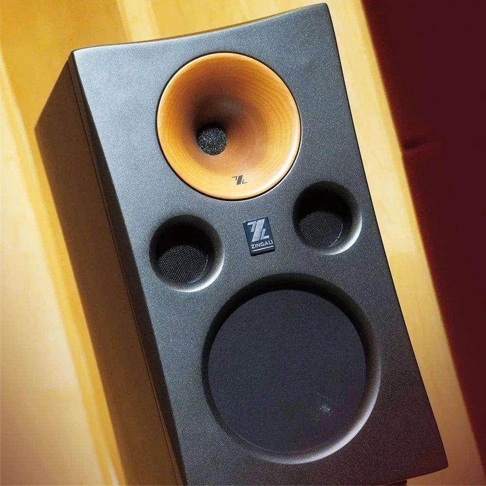 10 款书架式音箱品评 | 精致号角书架音箱：Zingali 号令 Zero 06M_威虹_意大利_音响
