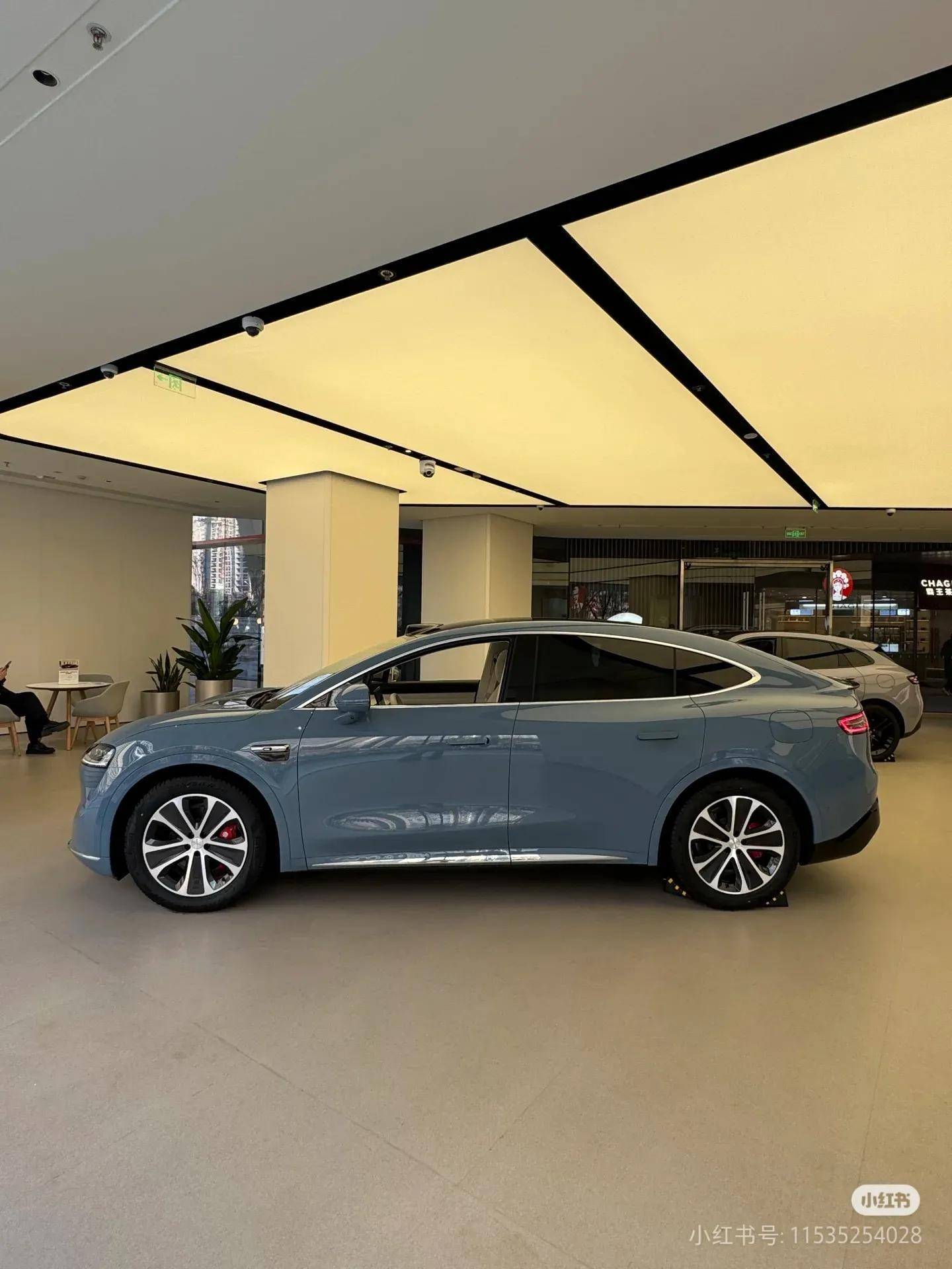 25万级增程SUV对决：智界R7挑战理想L6，你的选择会后悔吗？_搜狐汽车_搜狐网