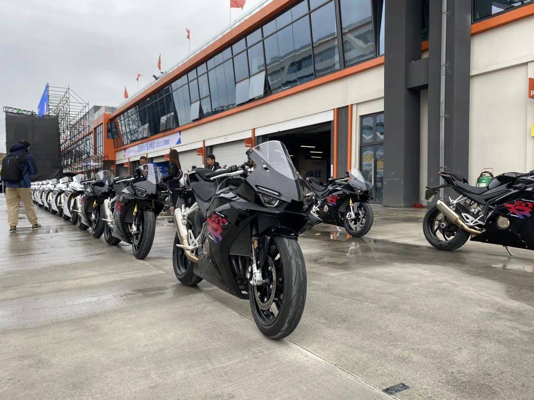 27980起，张雪机车500RR价格官宣！以热爱铸就国产仿赛新高度_搜狐汽车_搜狐网