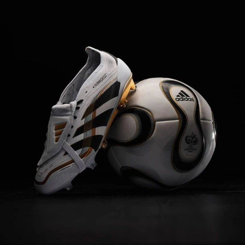 阿迪达斯推出全新Predator +TEAMGEIST足球鞋_经典_设计_标志性