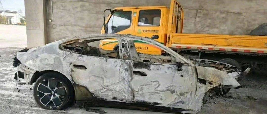 热搜第一！“小米SU7爆燃事故”细节公布，专案组介入，股价大跌_铜陵_车辆_枞阳