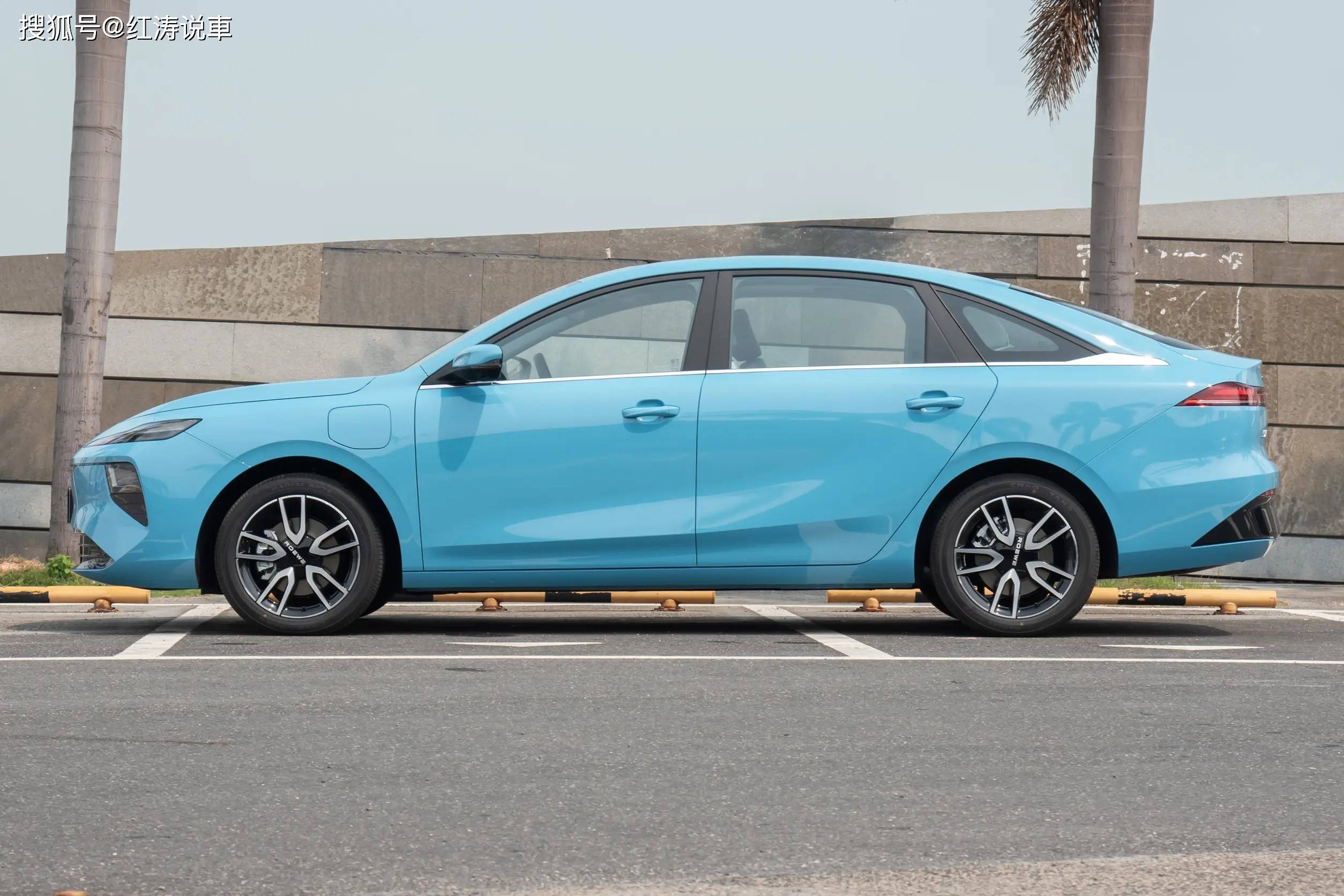 荣威D6来袭，纯电轿车新选择，能否撼动比亚迪秦PLUS EV地位？_搜狐汽车_搜狐网