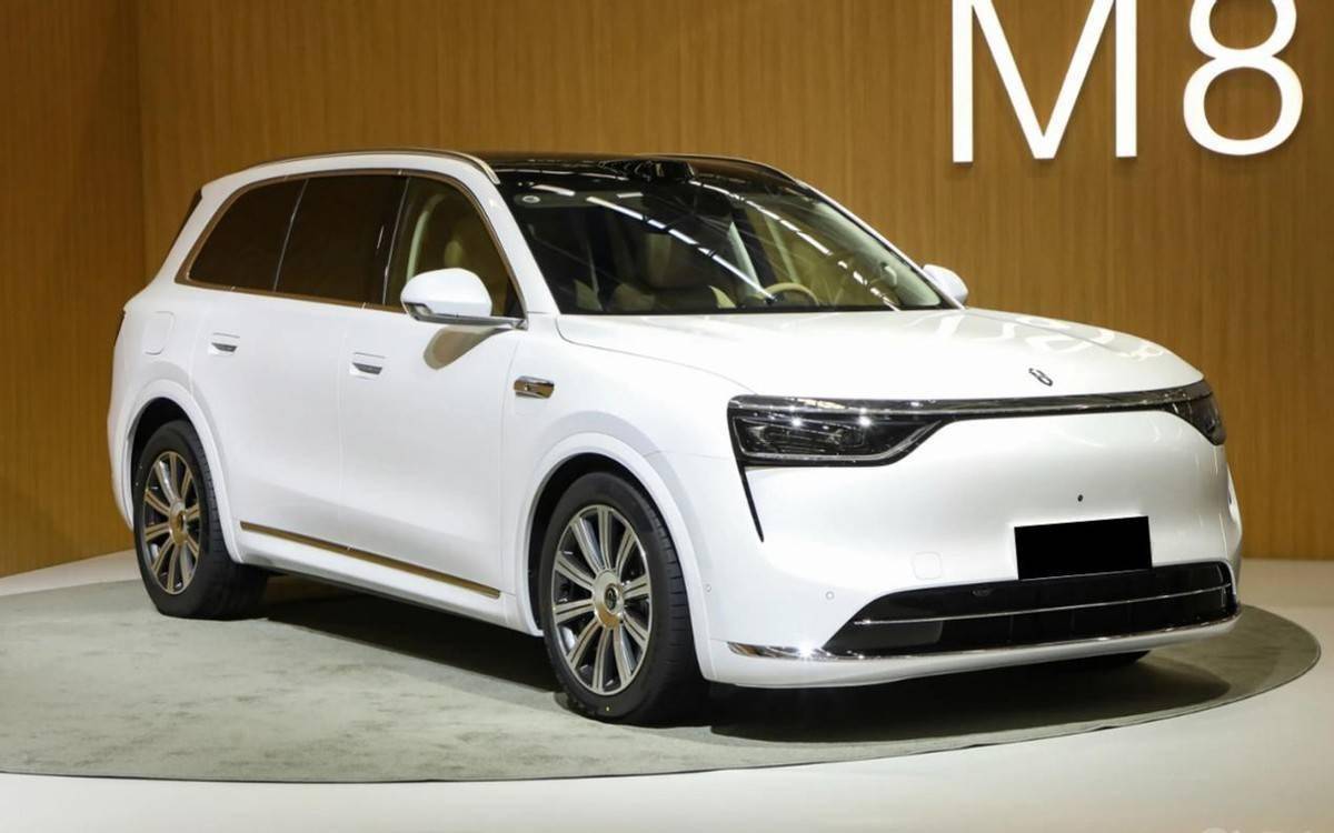 问界M8强势上市，预定破10万，理想L8/L9面临挑战！_搜狐汽车_搜狐网