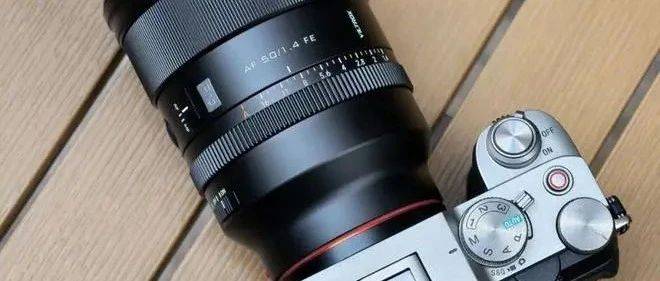 据传唯卓仕AF 50mm F1.4 Pro首发价2799元 又一波国产镜头热_Beta_相机_价格