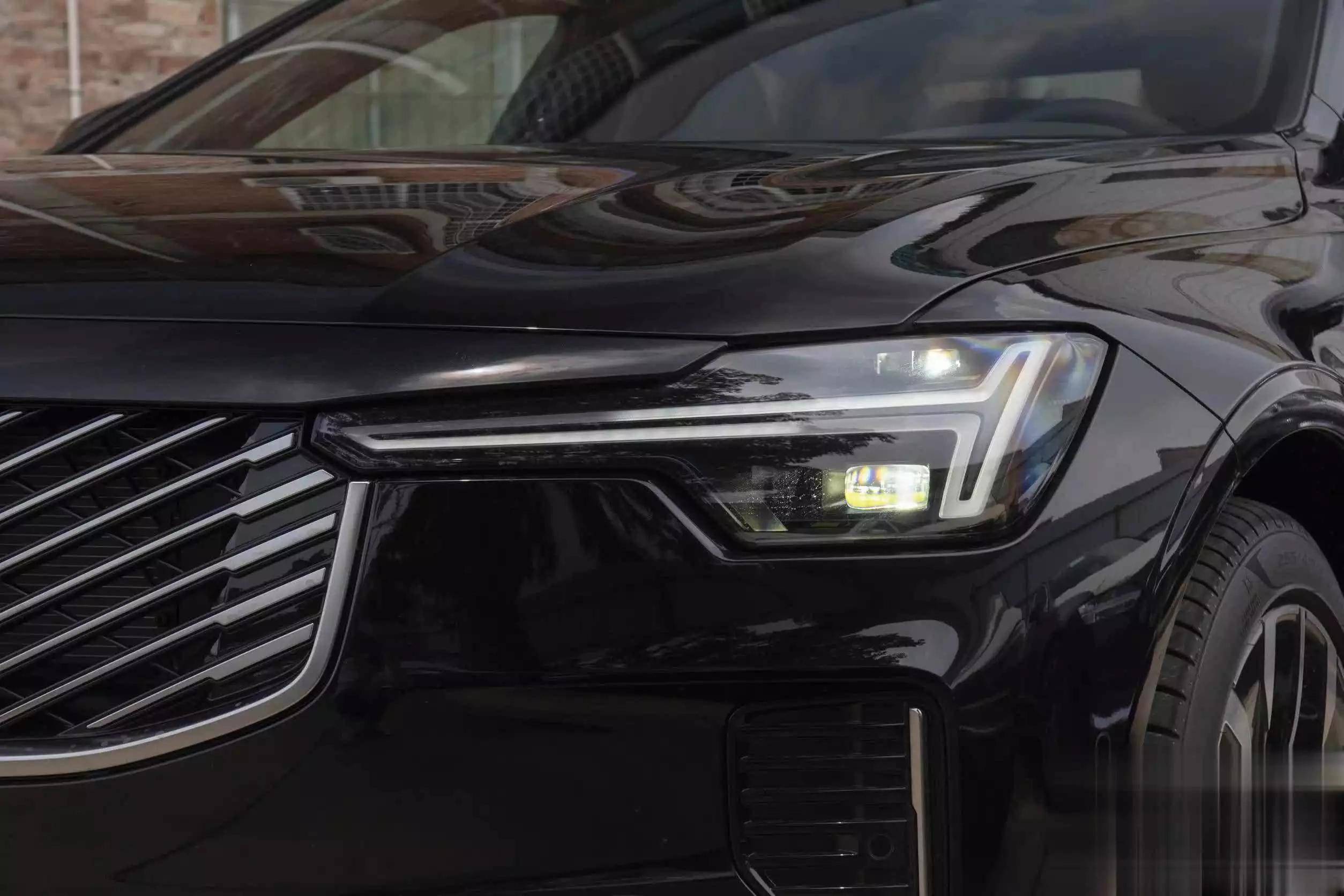 新款沃尔沃S90焕新登场，颜值内饰双提升，能否挑战奥迪A6L地位？_搜狐汽车_搜狐网