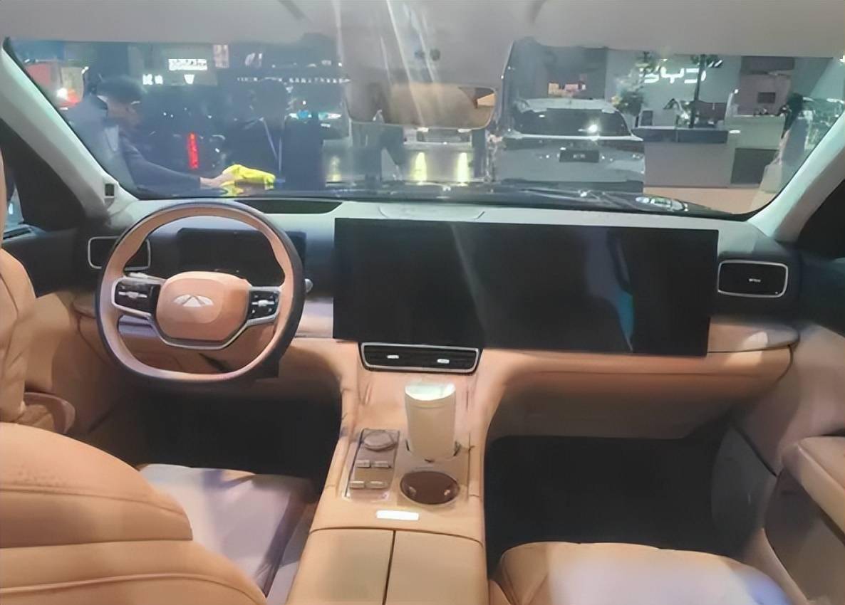 激光雷达配23个喇叭！奇瑞风云T11亮相，这配置L9车主会羡慕吗？_搜狐汽车_搜狐网