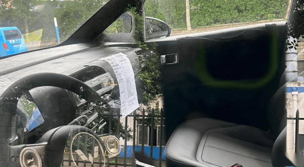 五菱银标全新MPV谍照抢先看：三排等舱设计，插混系统节能又省心？_搜狐汽车_搜狐网