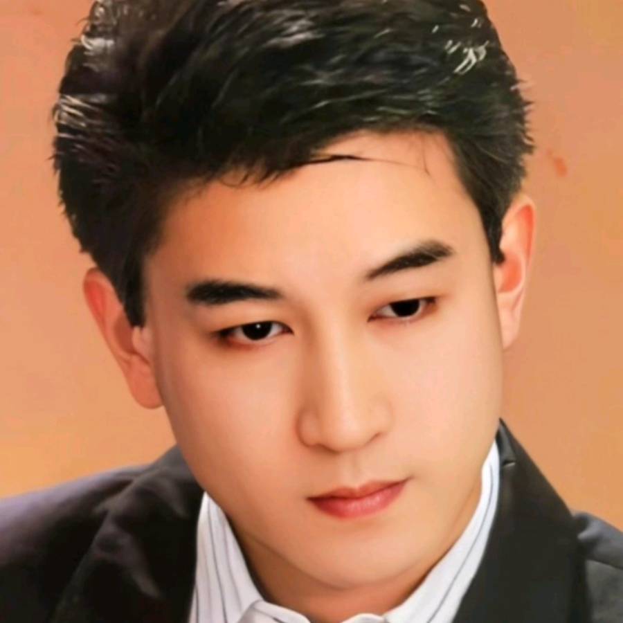 《新闻女王2》还原郑中基离婚名场面！郑中基曾表示与TVB关系不佳，网友：自家素材用起来就是顺手_现实_操作_明星