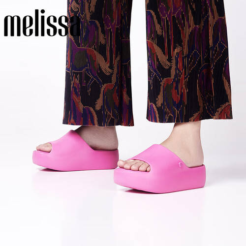 穿出时尚与舒适，Melissa梅丽莎厚底鞋为你打造完美日常_贝果_成为了_魅力